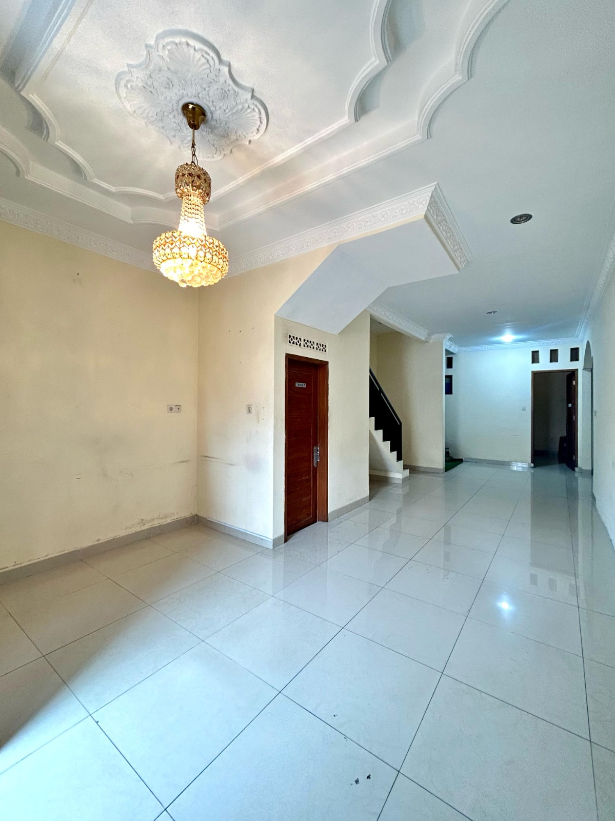 Disewakan Rumah Di Tebet Cocok untuk Hunian Atau Kantor - Jalan Lebar ...