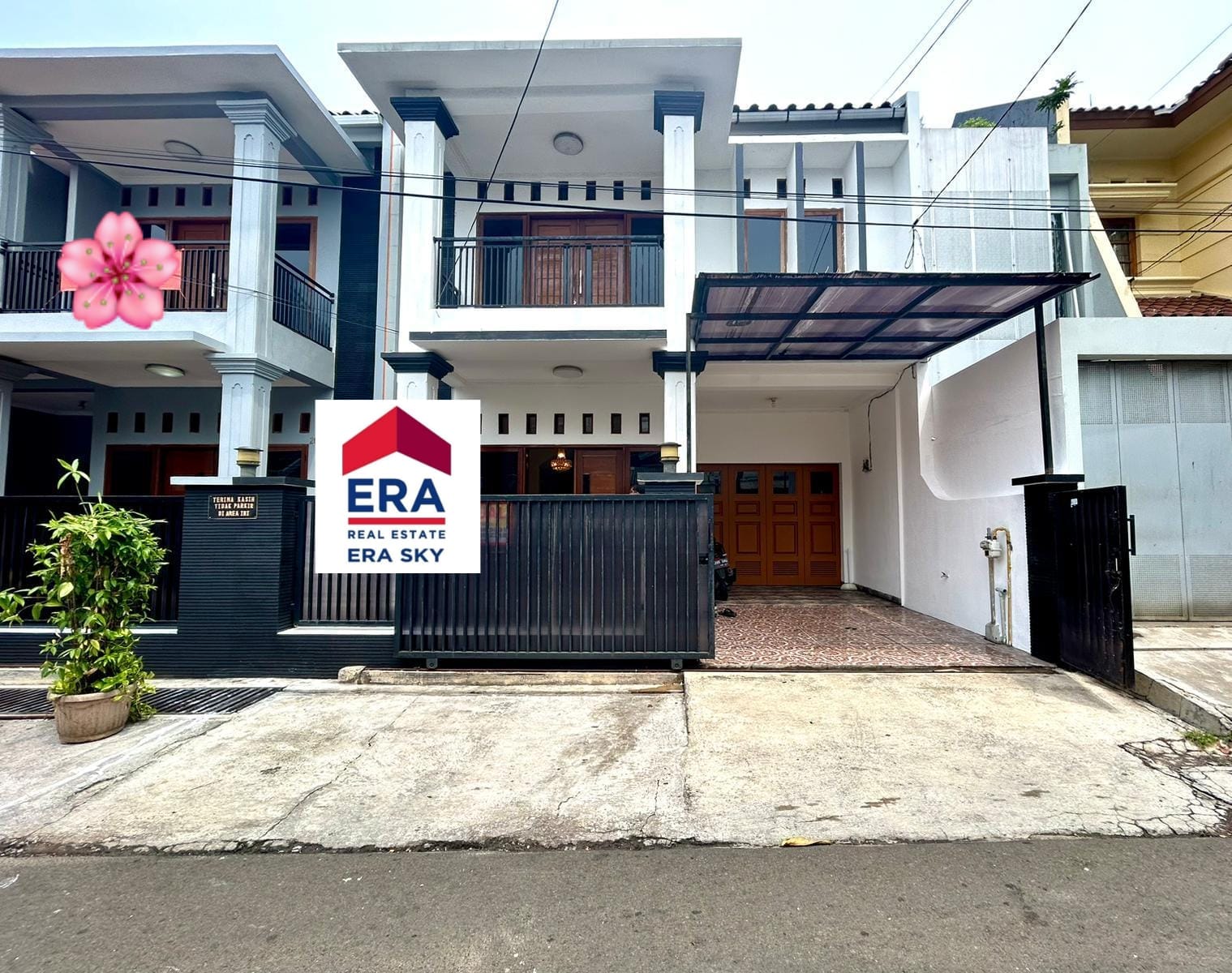 Disewakan Rumah Di Tebet Cocok untuk Hunian Atau Kantor - Jalan Lebar ...